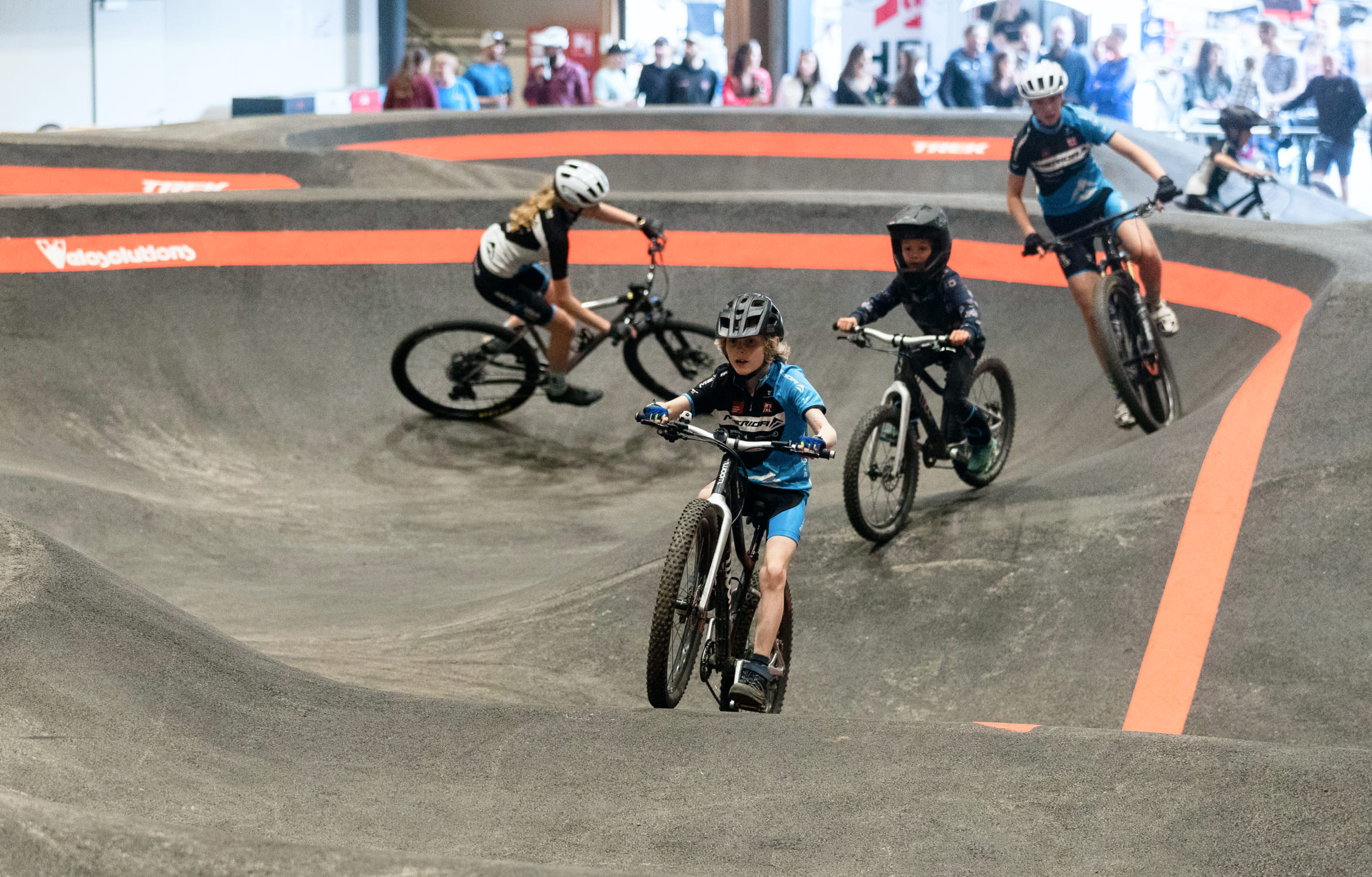 Kids Session at the Indoor Bikepark | AREA 47