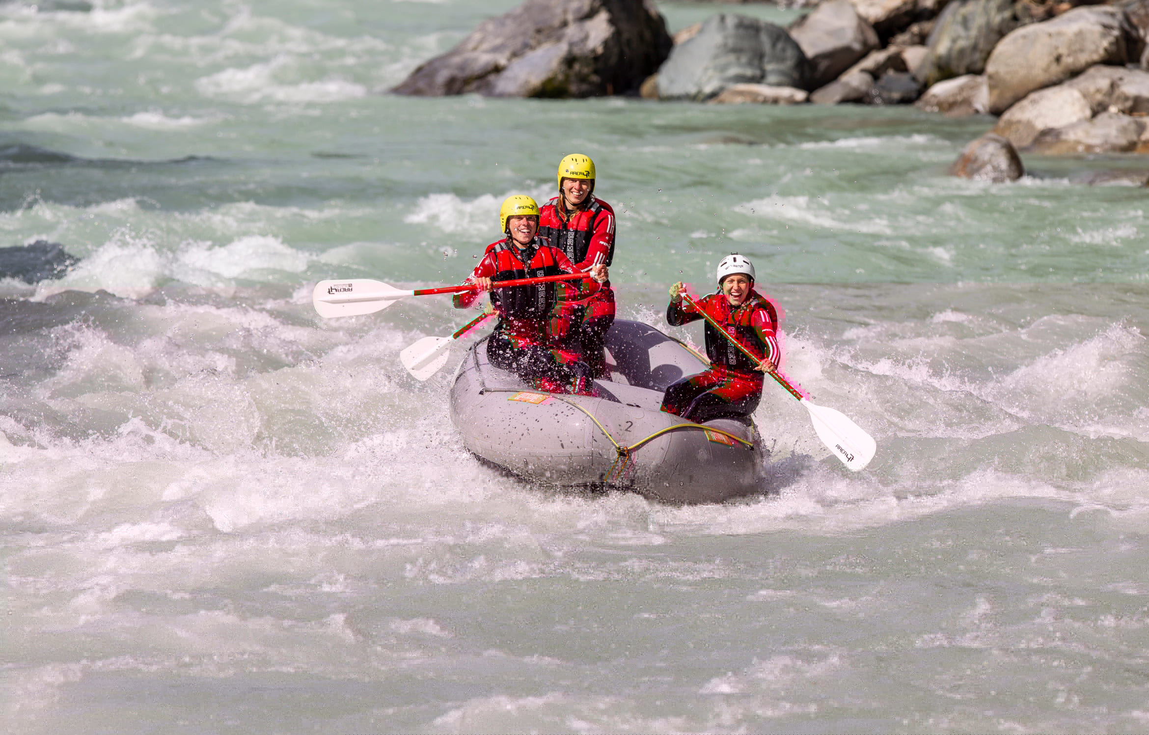 Rafting in Tirol – Geführte Wildwasser-Touren in Österreich